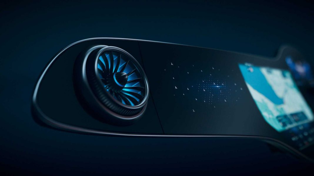 Mercedes-Benz launches the Hyperscreen, a gigantic 56-inch control ...